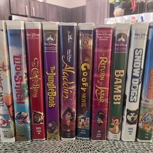 Disney | Other | 8 People Disney Family Friendly Vhs Movies With Vhs ...